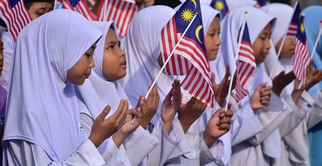 Customs and Traditions in Malaysia: Food, Etiquette and more... - Aljawaz