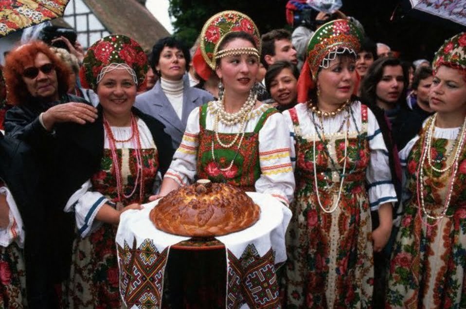 تعرف على عادات المجتمع الروسي - الجواز